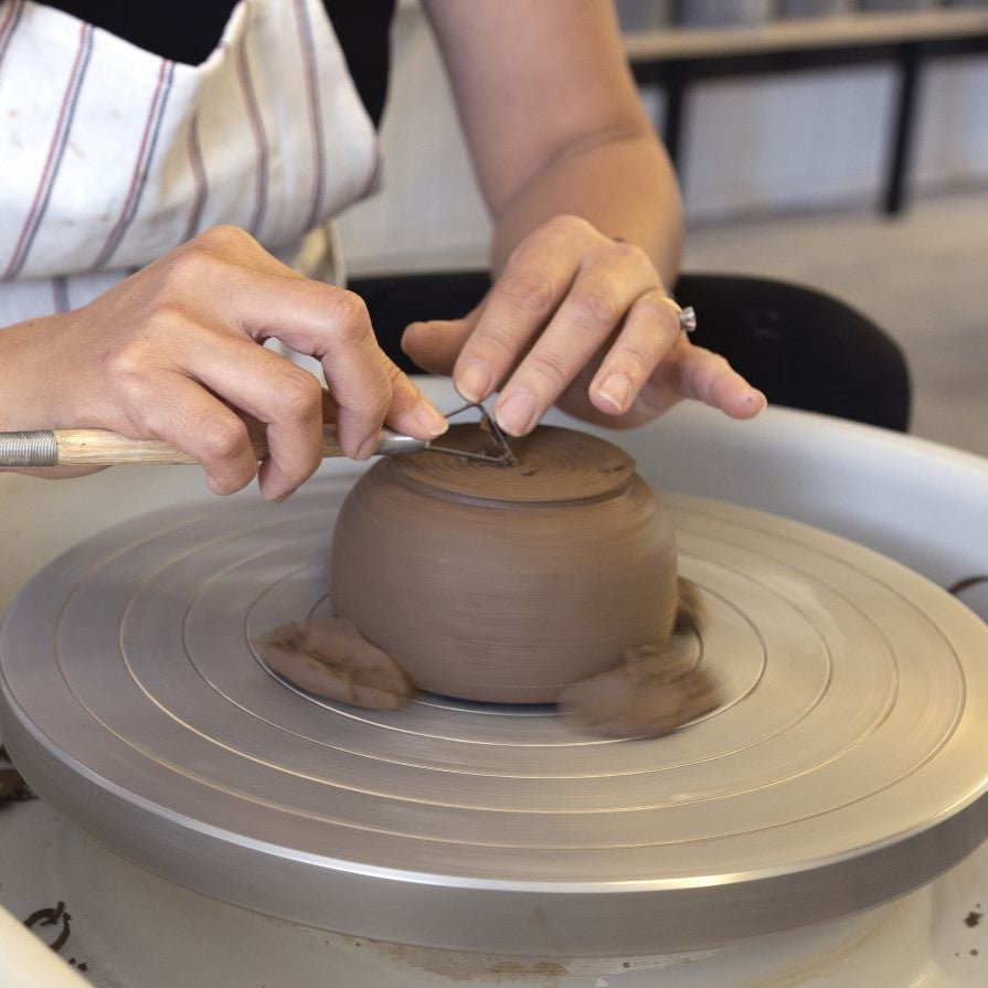 Wheel throwing classes – Throw Clay Studio
